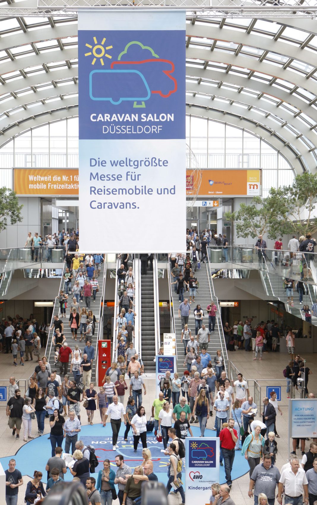 Neue Wohnmobile und Freizeitaktivitäten auf dem Caravan Salon ...